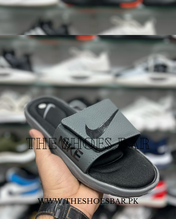 Slides – The Shoes Bar